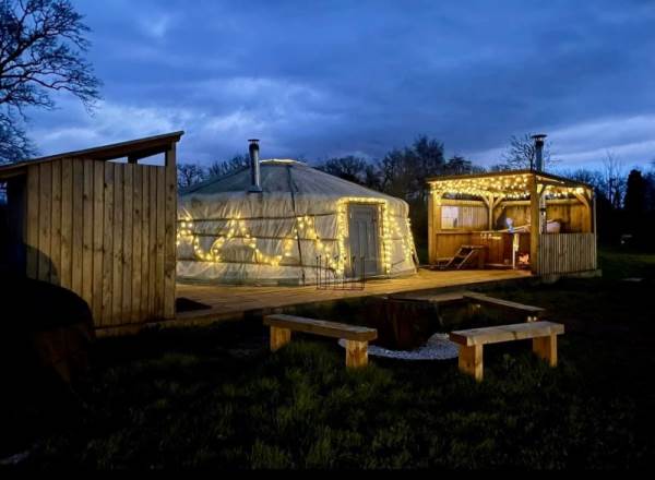 Glamp and Tipple | Availability