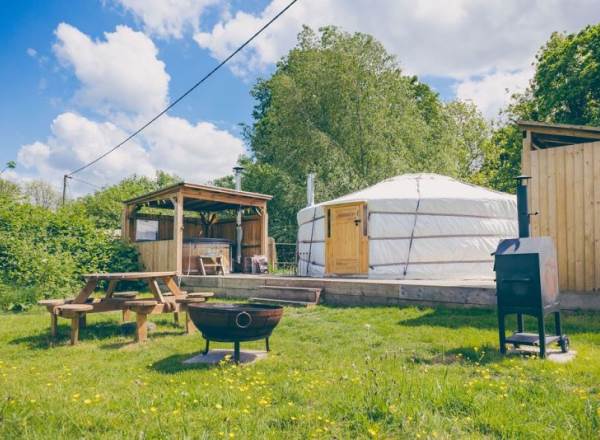 Glamp and Tipple | Availability
