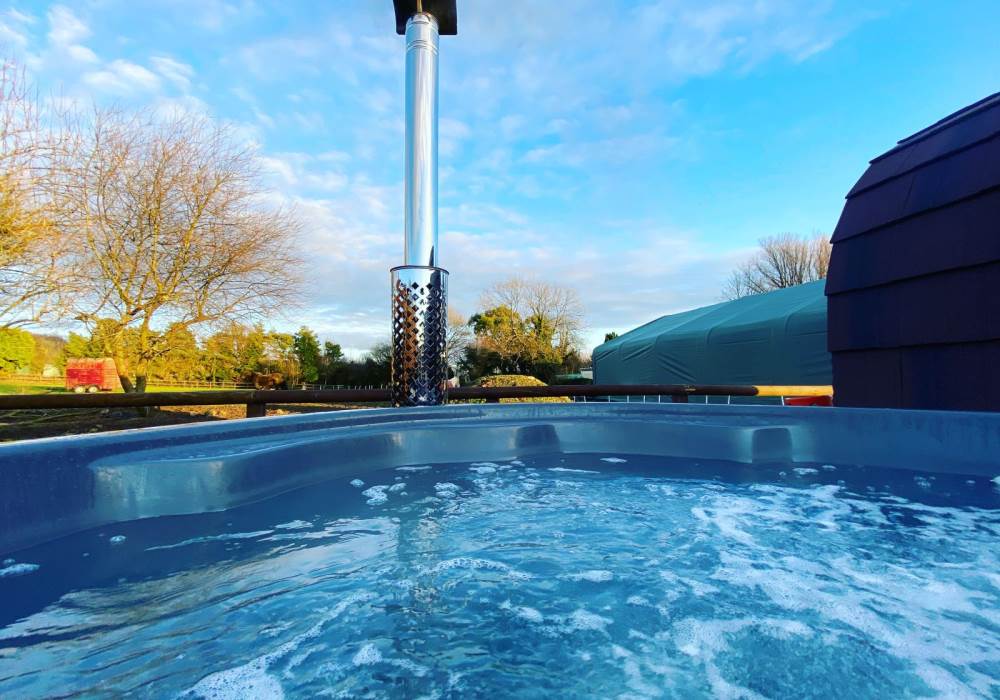 Bryn Glamping | Luxury Double Glamping Pod with Hot tub